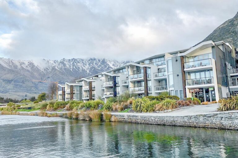 The BEST time to visit Queenstown - Comparing the Four Seasons
