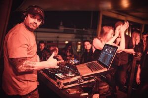 Where to Party in Queenstown - My Favorite Bars and Clubs - My ...