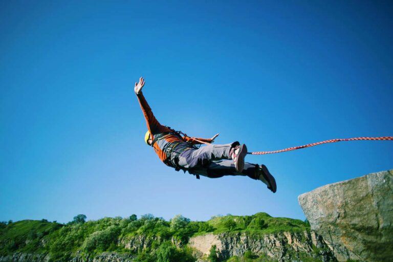 10 BEST Places to go Bungy Jumping in New Zealand