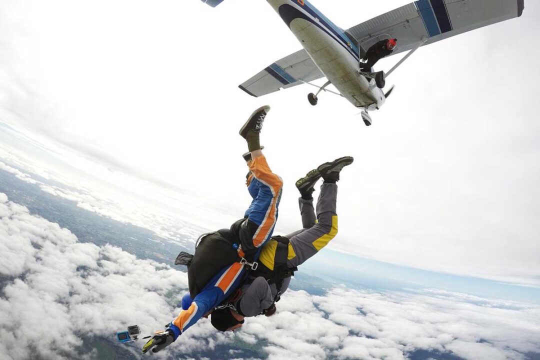 8 Things to know before Skydiving in NZ +7 BEST Places to go!