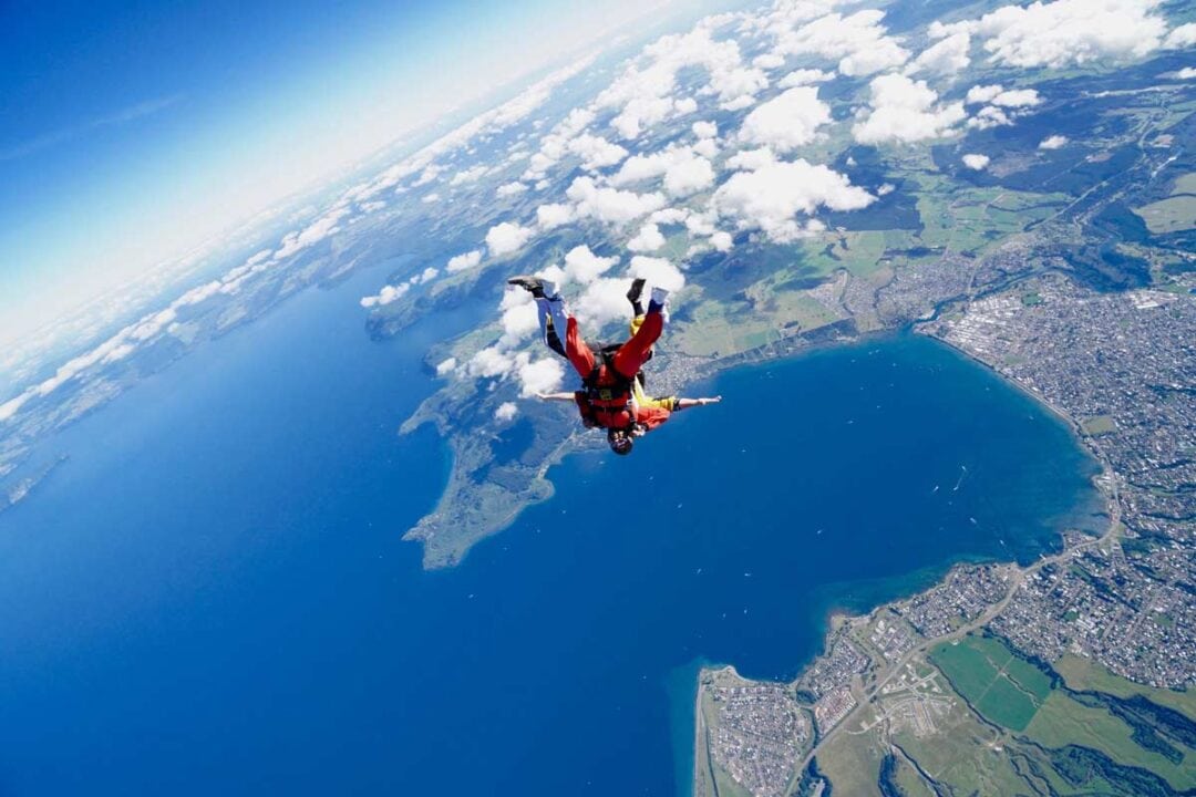 8 Things to know before Skydiving in NZ +7 BEST Places to go!