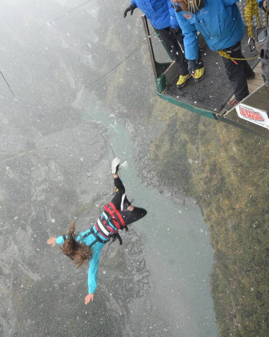 10 BEST Places to go Bungy Jumping in New Zealand