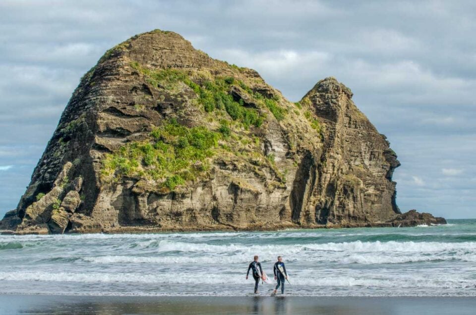 15 BEST Places to Go Surfing in New Zealand + Complete Guide