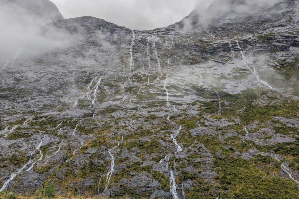 21 BEST Waterfalls in New Zealand (North and South Islands)
